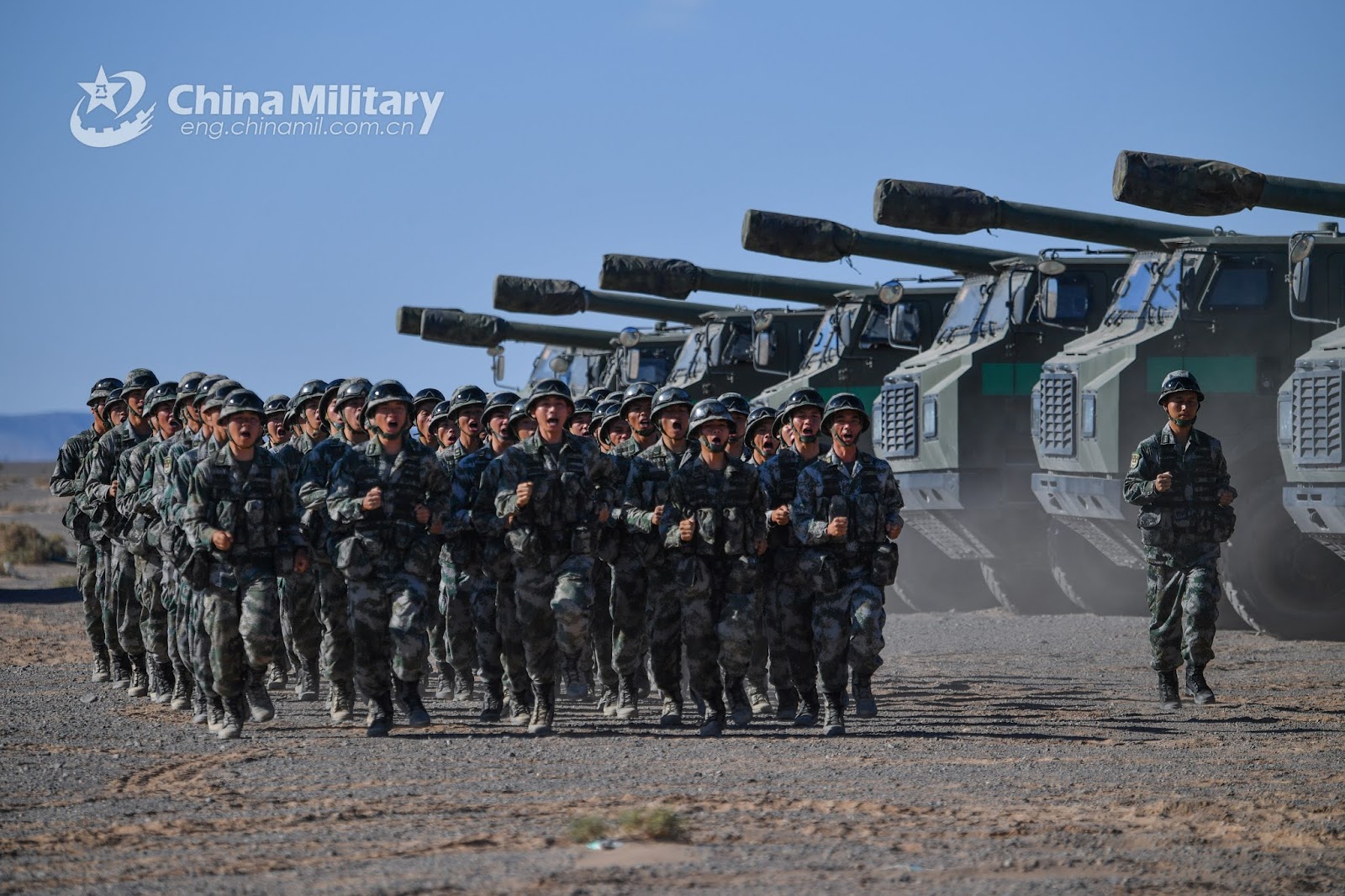 The Dead District: PLA Artillerymen train in Gobi desert after long ...