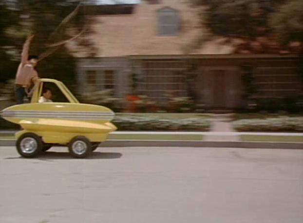 Maximum Mini: Surfite appears in drive-in movies