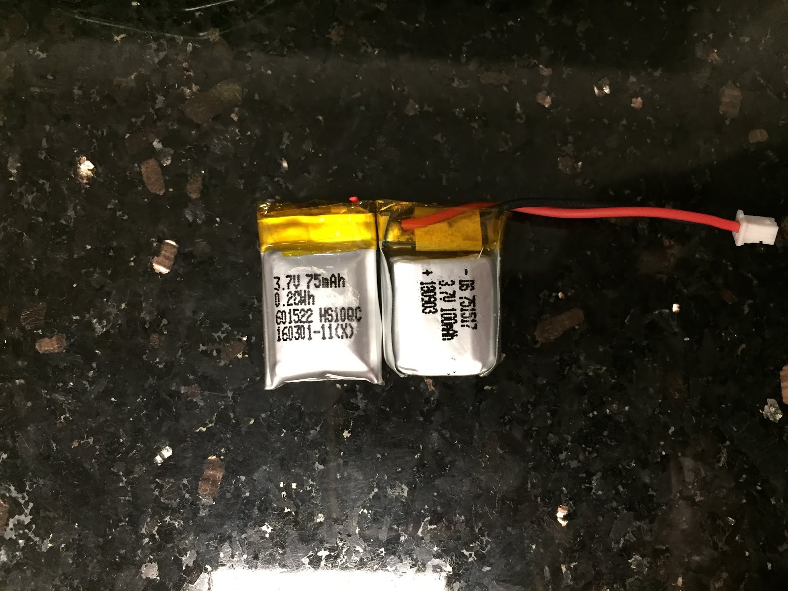 Walid Nehme: Anki Overdrive battery replacement without soldering.