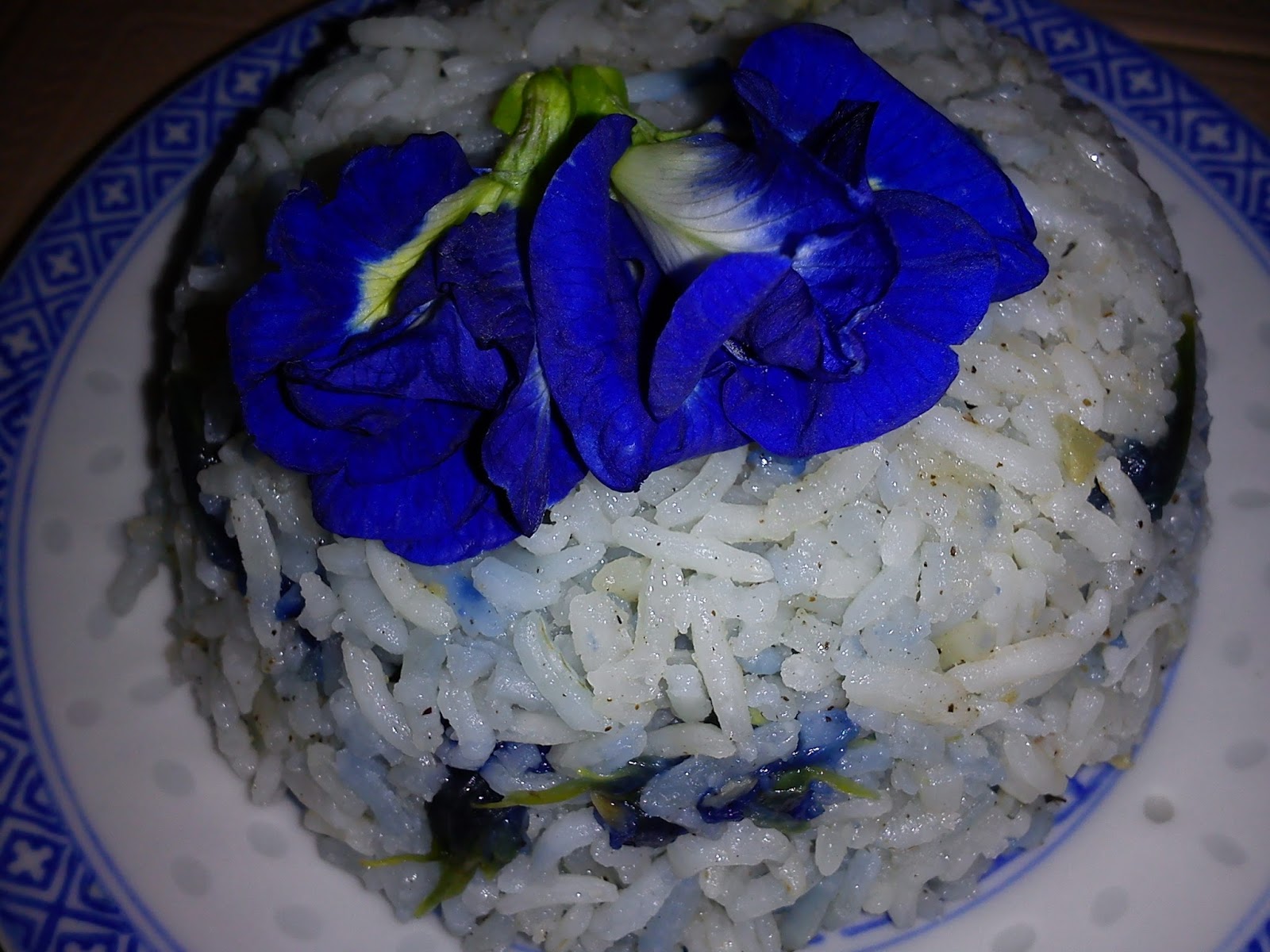 Cooking Pleasure: FRAGRANT BLUE PEA FLOWER RICE