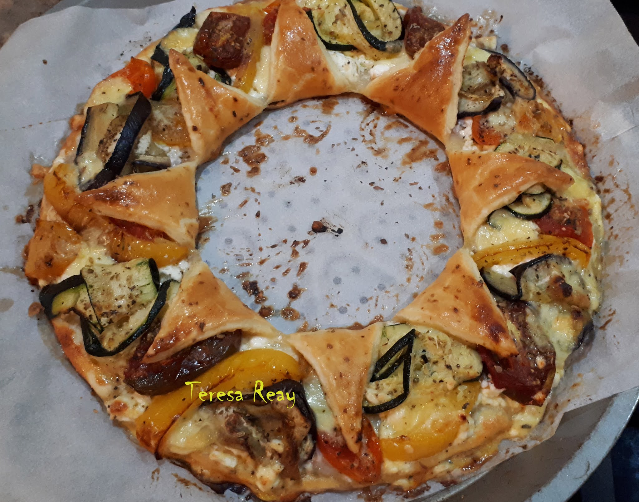 PROVENÇAL PUFF PASTRY CROWN