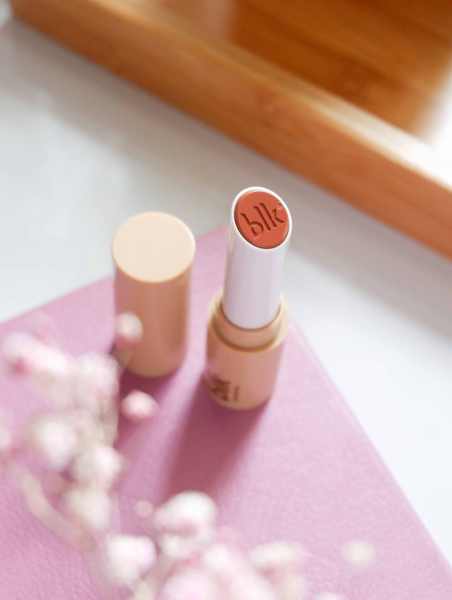 REVIEW OF BLK COSMETICS UNIVERSAL LIP SWITCH MATTE LIPPIE - ESPRESSO ...