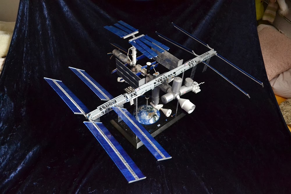 ISS Internationale Raumstation / international space station - Revell 1 ...