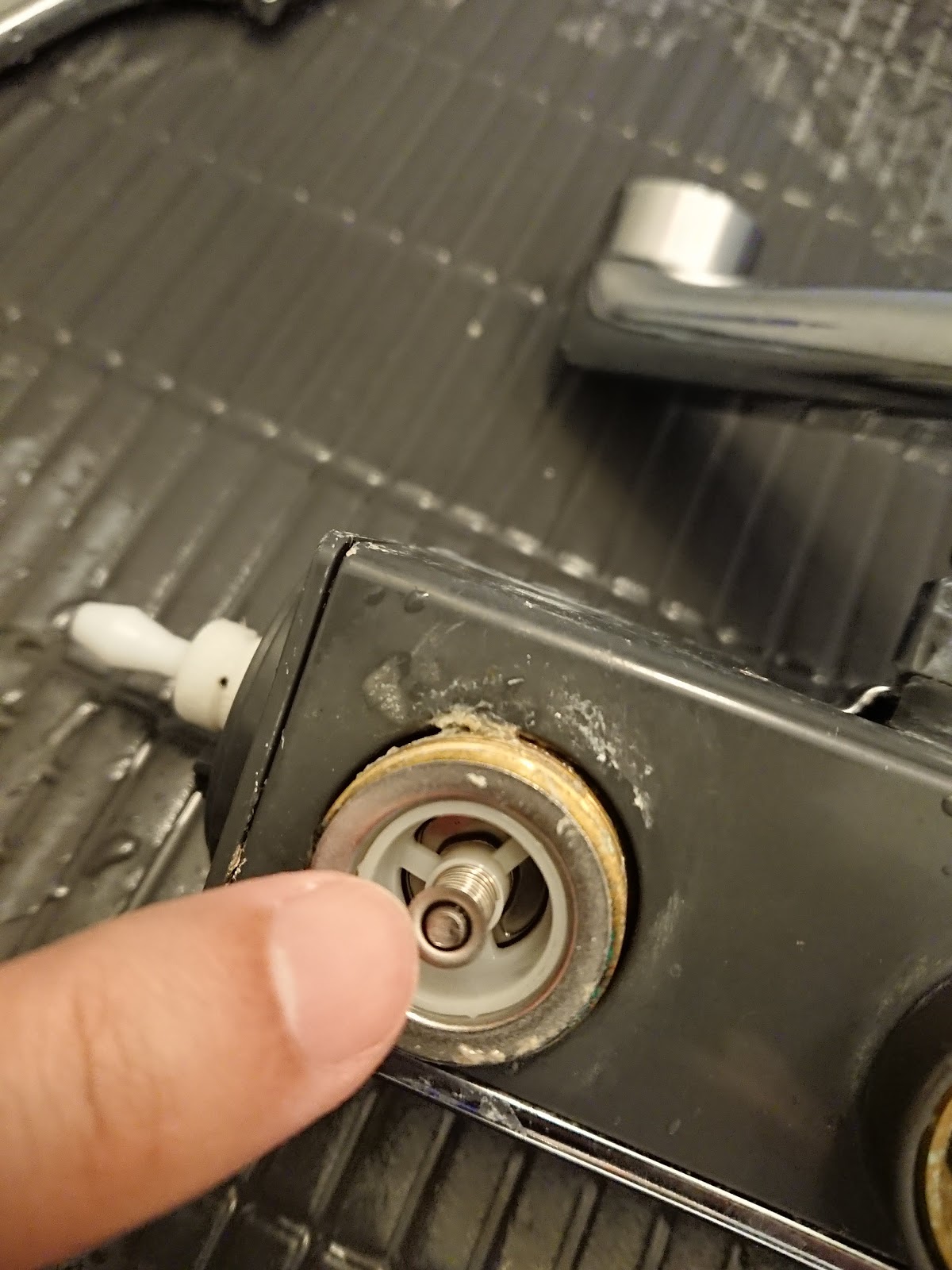 ＜DIY＞自宅マンション浴室のKVKのシャワー温度が調節出来ない！混合水栓が故障したので自分で交換-DIY360