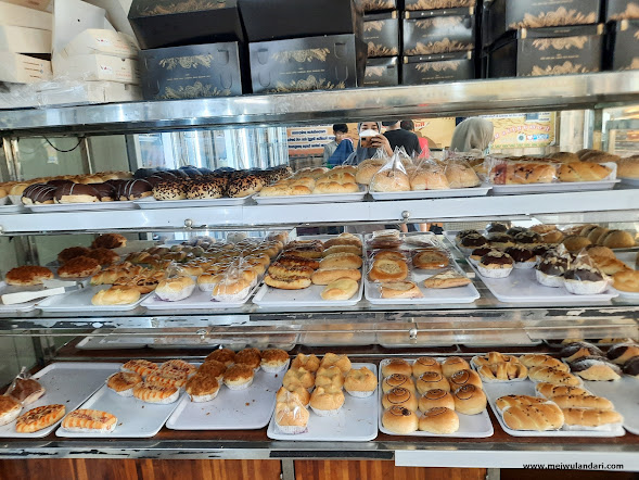 Khasanah Sari Bakery - Enak, Halal, dan Terjangkau - "MEI WULANDARI ...