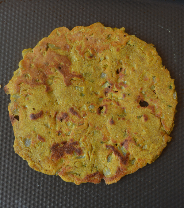 Veggie Platter: Thalipeeth ~ Maharashtrian Multigrain Flour Flatbreads