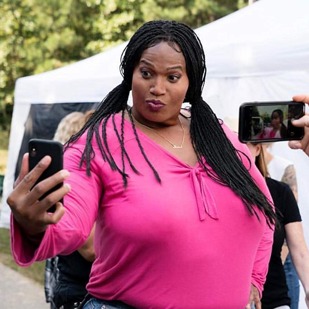 SNEAK PEEK : "Sextuplets" On Netflix