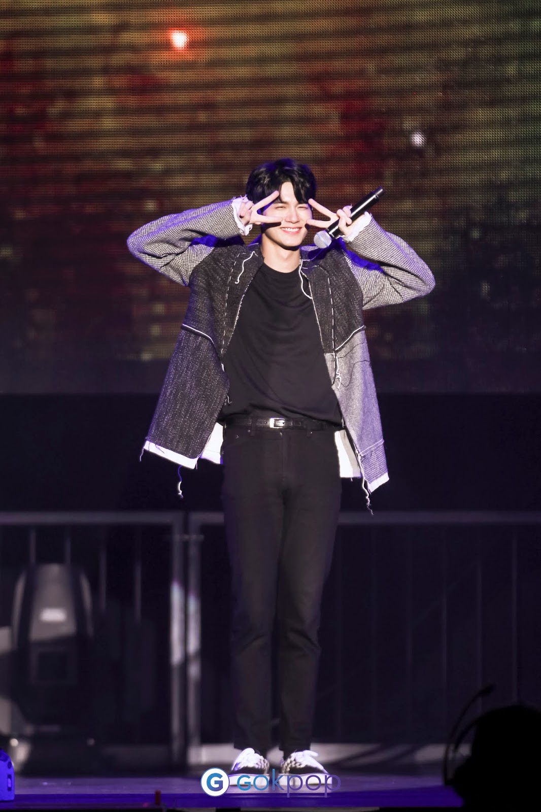 Ong Seong Wu successfully held his fan meeting tour Eternity in Singapore