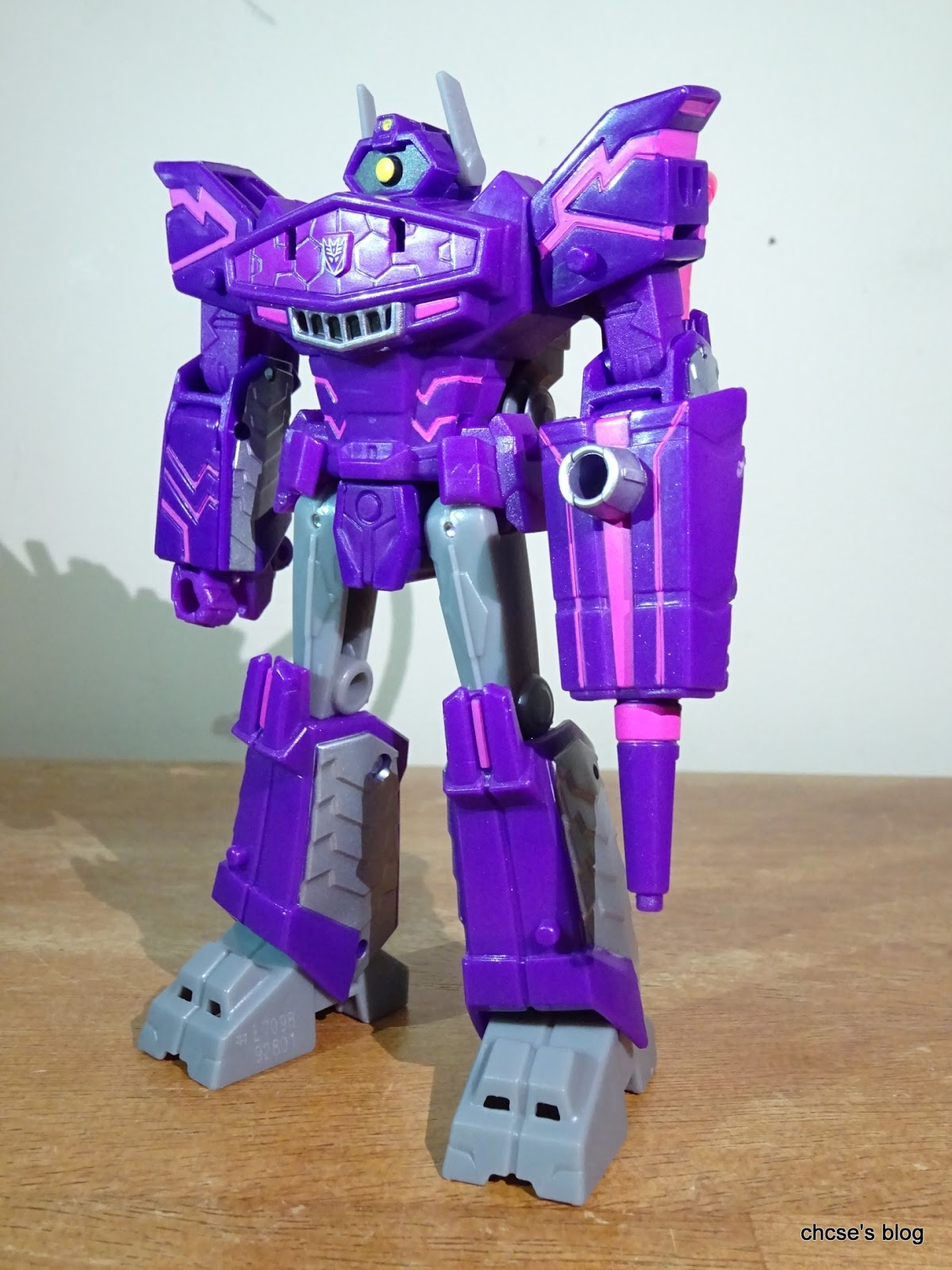 ChCse's blog: Toy Review: Transformers Cyberverse Shockwave (Deluxe)