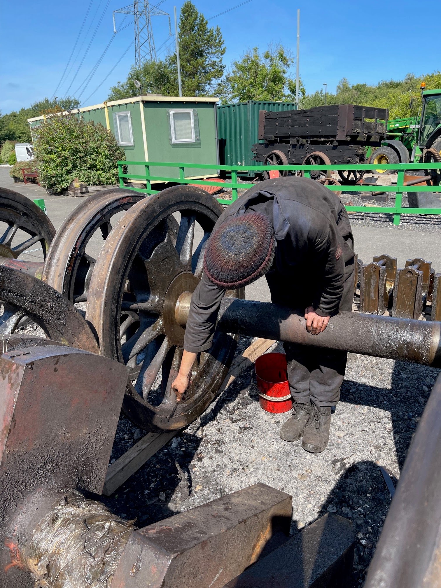 North Tyneside Steam Railway: Axlebox removal on 69