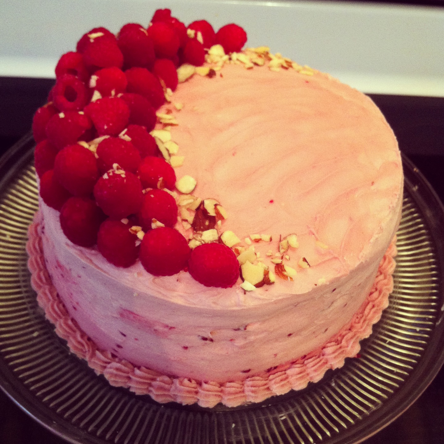 Sweet Emily: Fresh Raspberry Cake