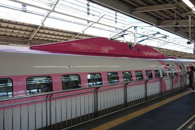 Blair's 鐵道攝影: JR西日本 新幹線500系 Hello Kitty新幹線特別列車(V2編組)