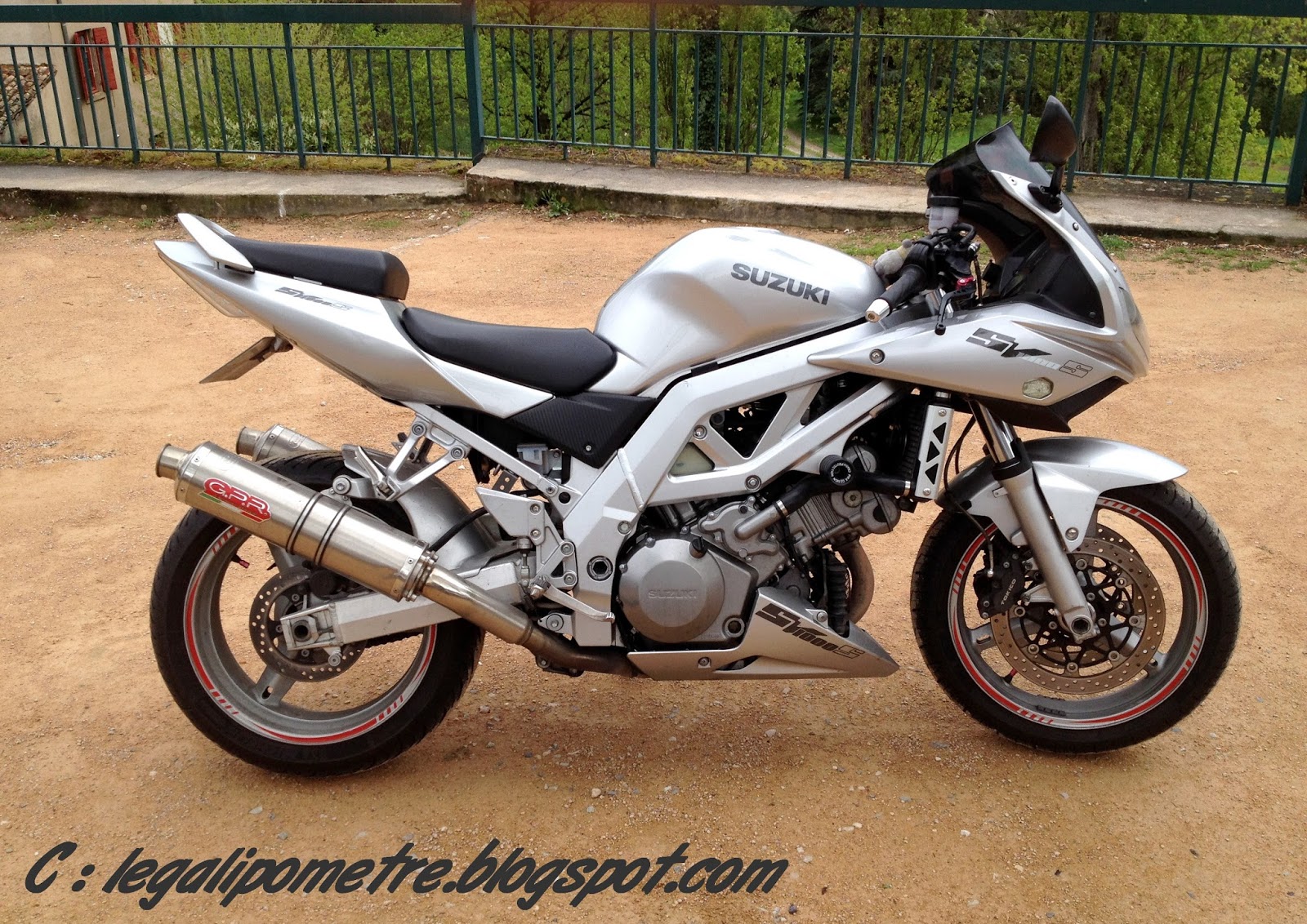 Le Galipometre: Contact : Suzuki SV1000-S ... La classe mon ptit ! ;-)