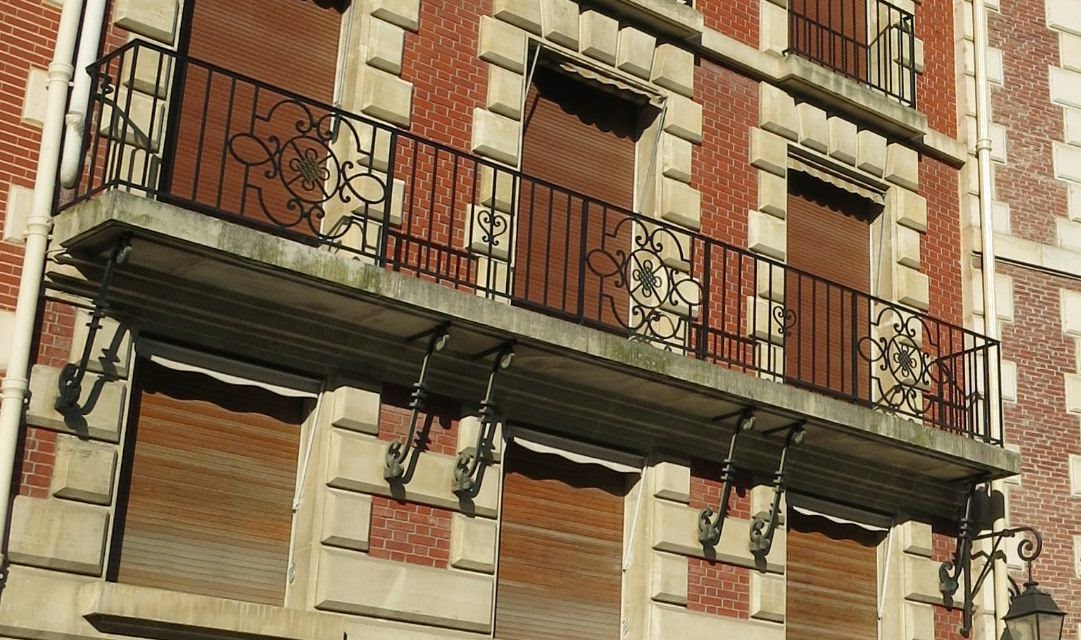 Combien ça porte ?: Balcons - Paris - Consoles métalliques