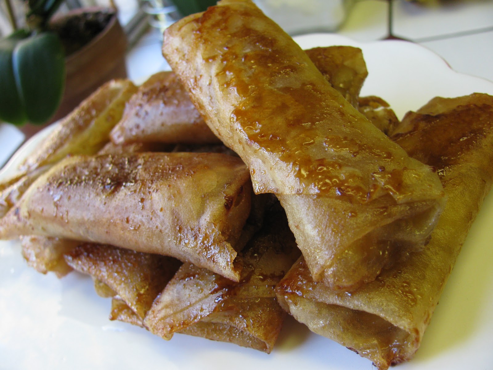 PASSION ON THE STOVE TOP: Turon (Philippine Banana Eggroll)