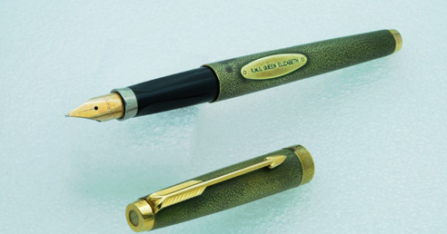 Vintage Fountain Pen Experience: Parker 75 Ltd Edition RMS Queen ...