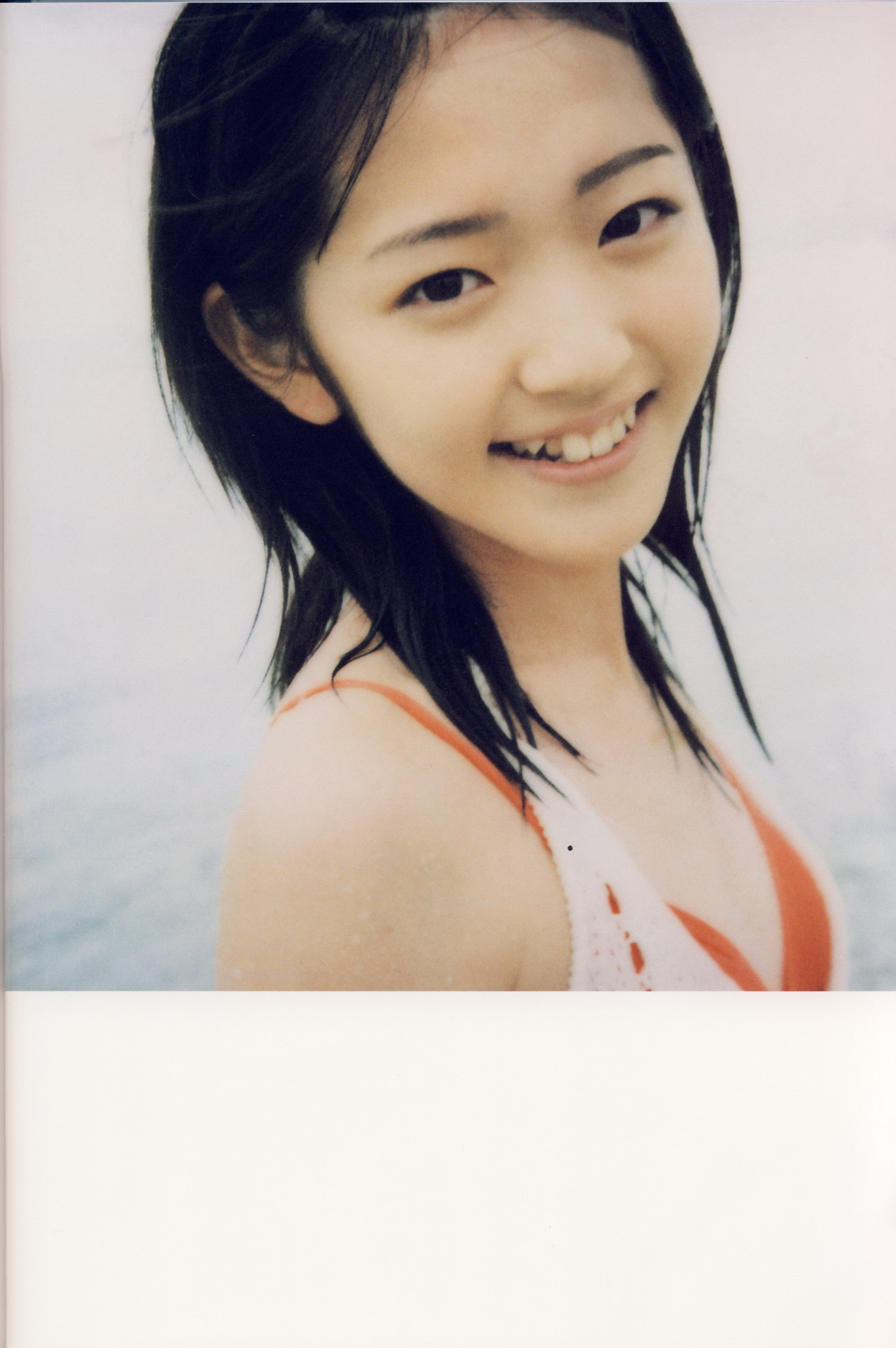 [Photobook] °C-ute - Airi Suzuki 1st Photobook - Airi