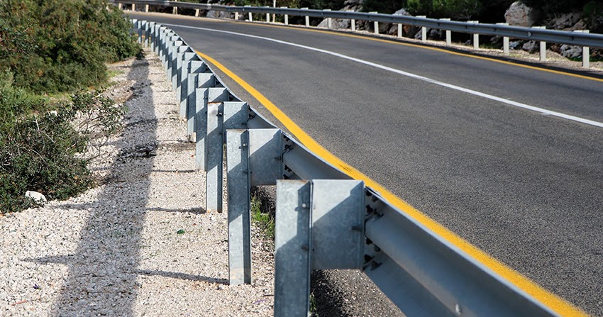 Serba Serbi Teknologi Jalan Tol: Guardrail