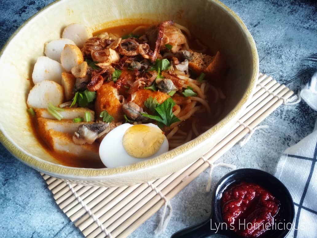 Mee Kari Kerang/ Malaysian Curry Noodles | LYN'S HOMELICIOUS