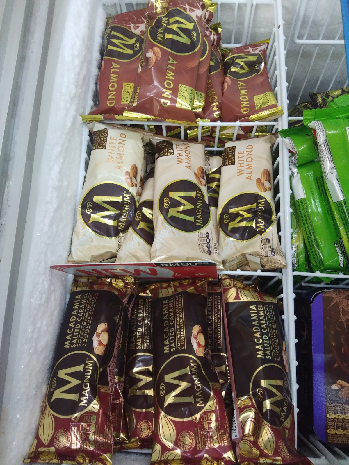 My Life & My Loves ::.: Aiskrim Magnum ~ Macadamia Salted Caramel