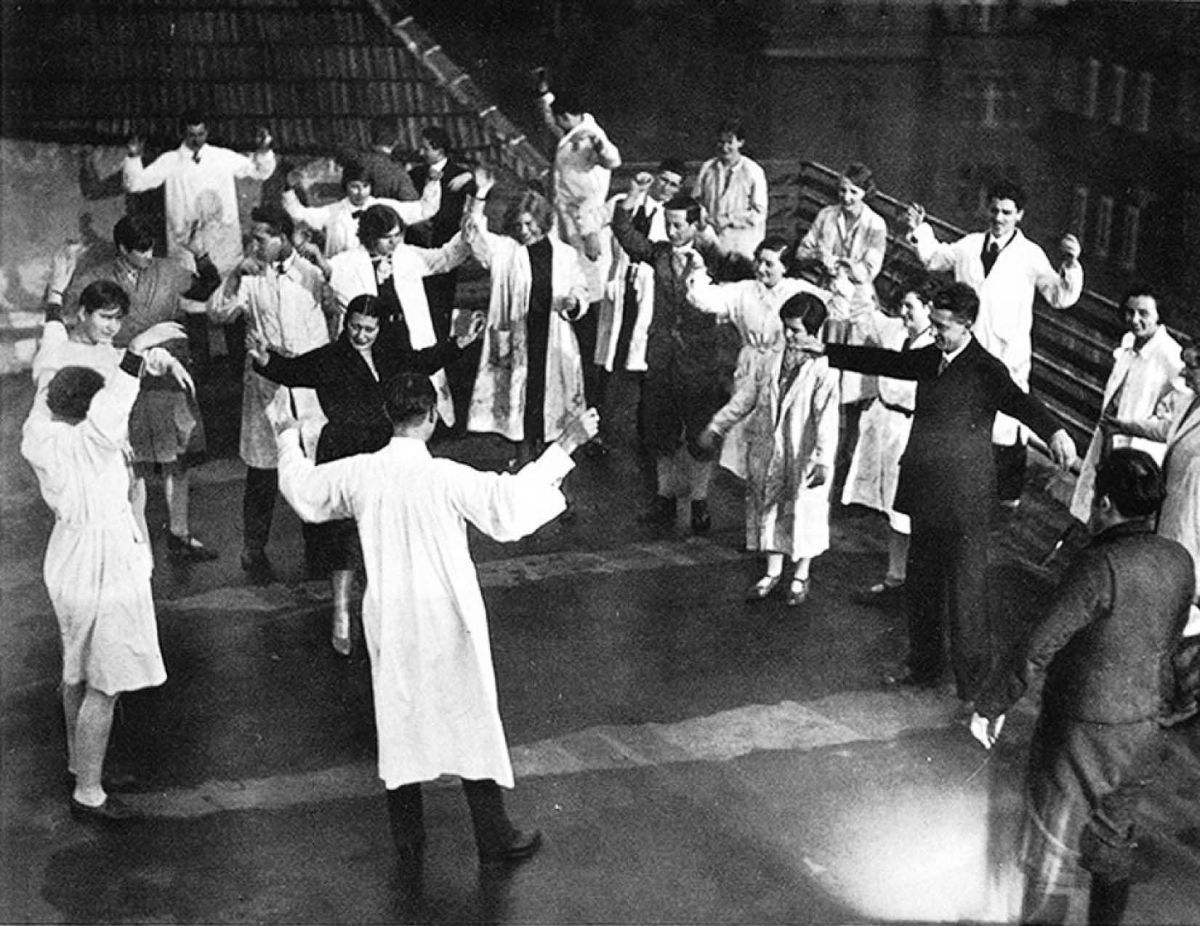 The Most Influential School of Art and Design: Amazing Vintage ...