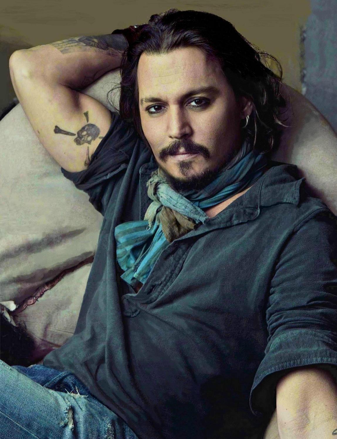 Fashion & Modeling: Johnny Depp Looks Cool