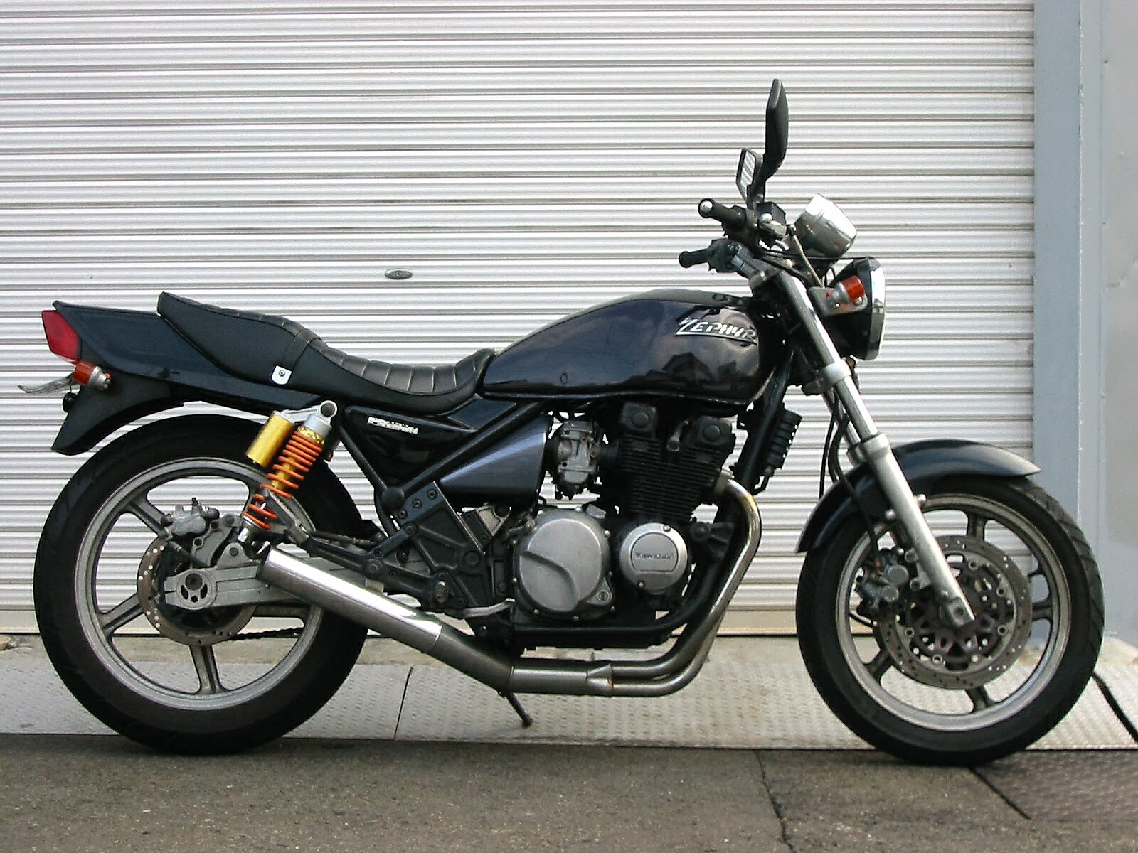 つーあんどふぉーすとろーく: KAWASAKI ZEPHYR400 ZR400C カワサキ ゼファー400 車検