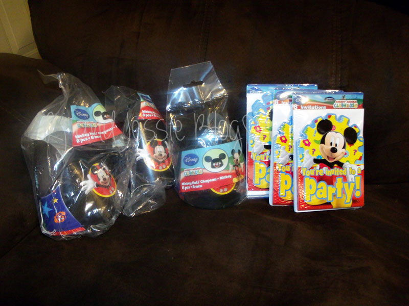 Windy City Novelties: Mickey Mouse invitations and party hats review!