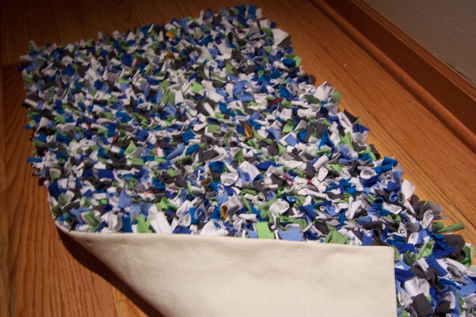 Kelly's Creations: T-Shirt Shag Rug