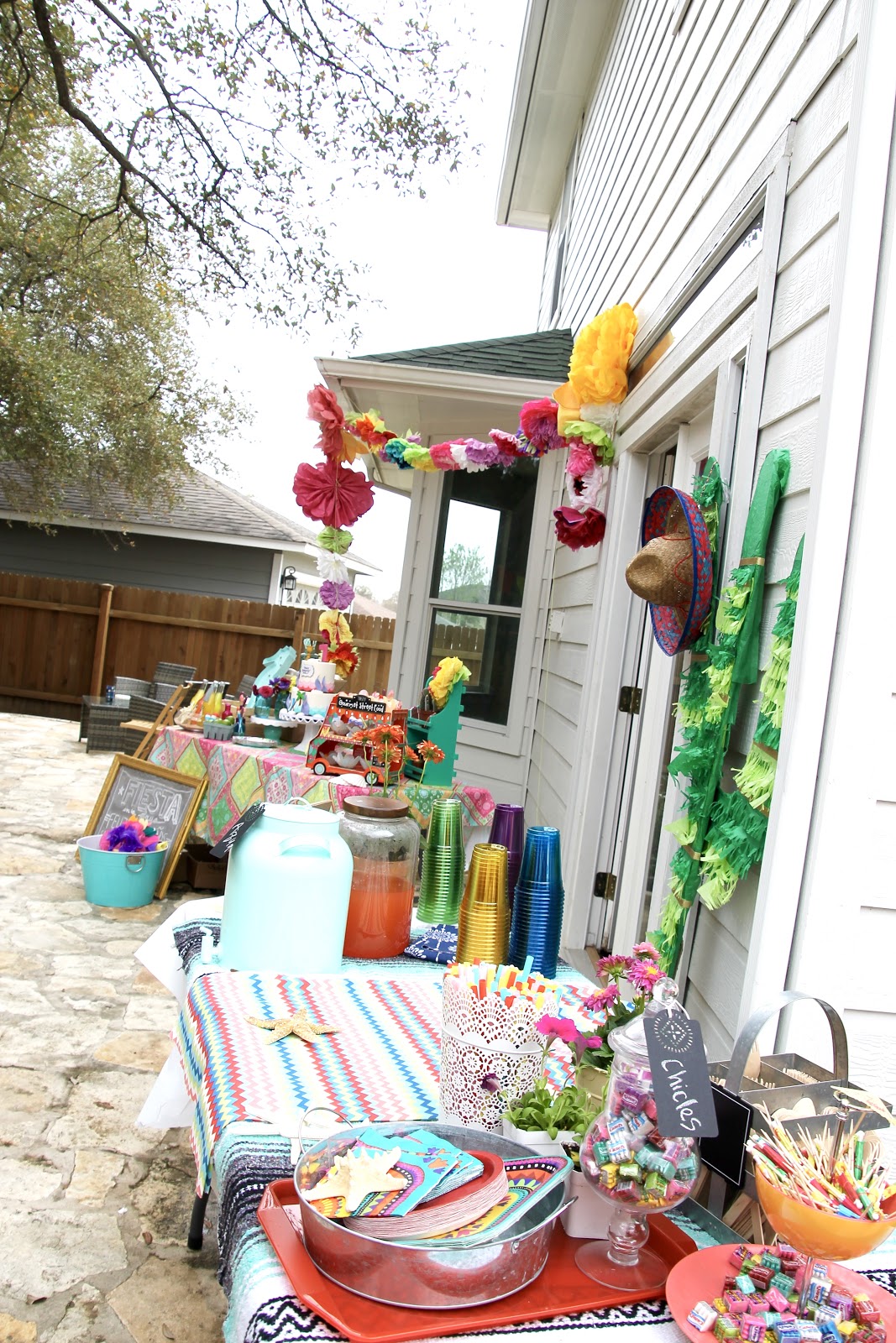 Rainbow Scrapbooks: Cinco de Mayo | Party DIY Ideas