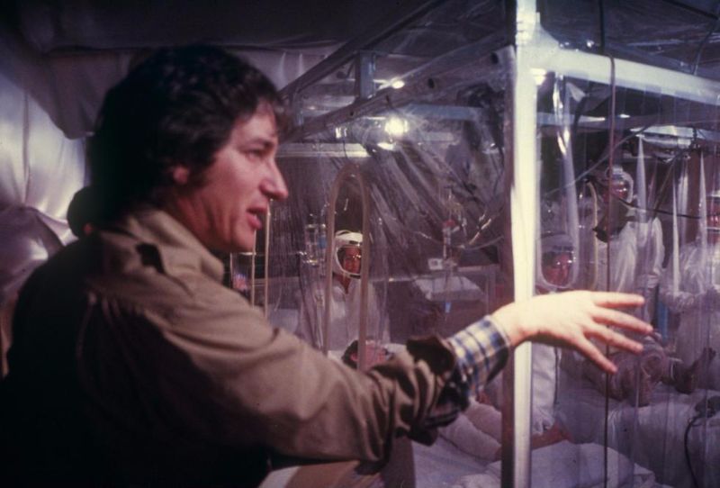 45 Amazing Behind the Scenes Photos From Steven Spielberg's ...