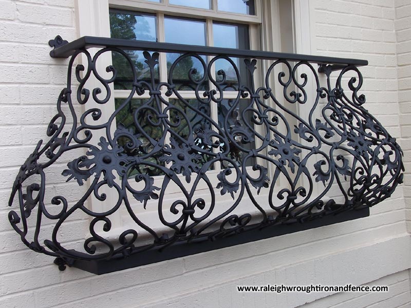 Art and Interior: Wrought Iron - The Art of Handcraft