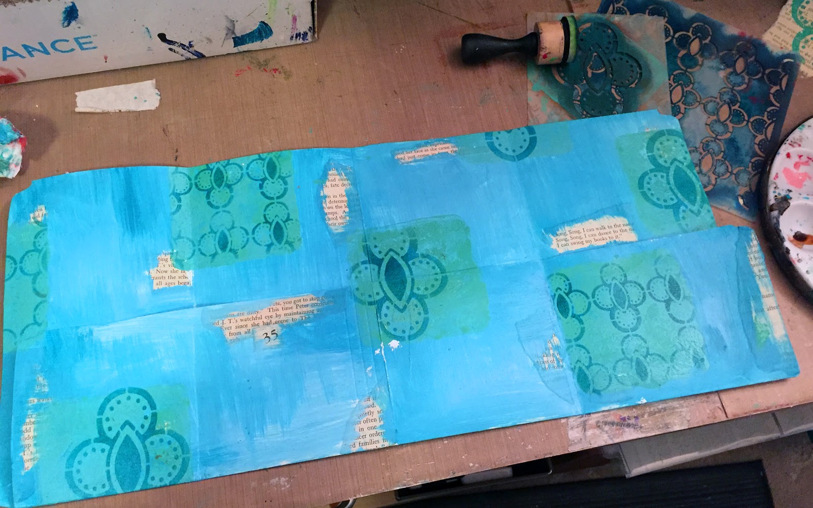 StencilGirl Talk: Gwen's Gems: File Folder Mini Art Journal