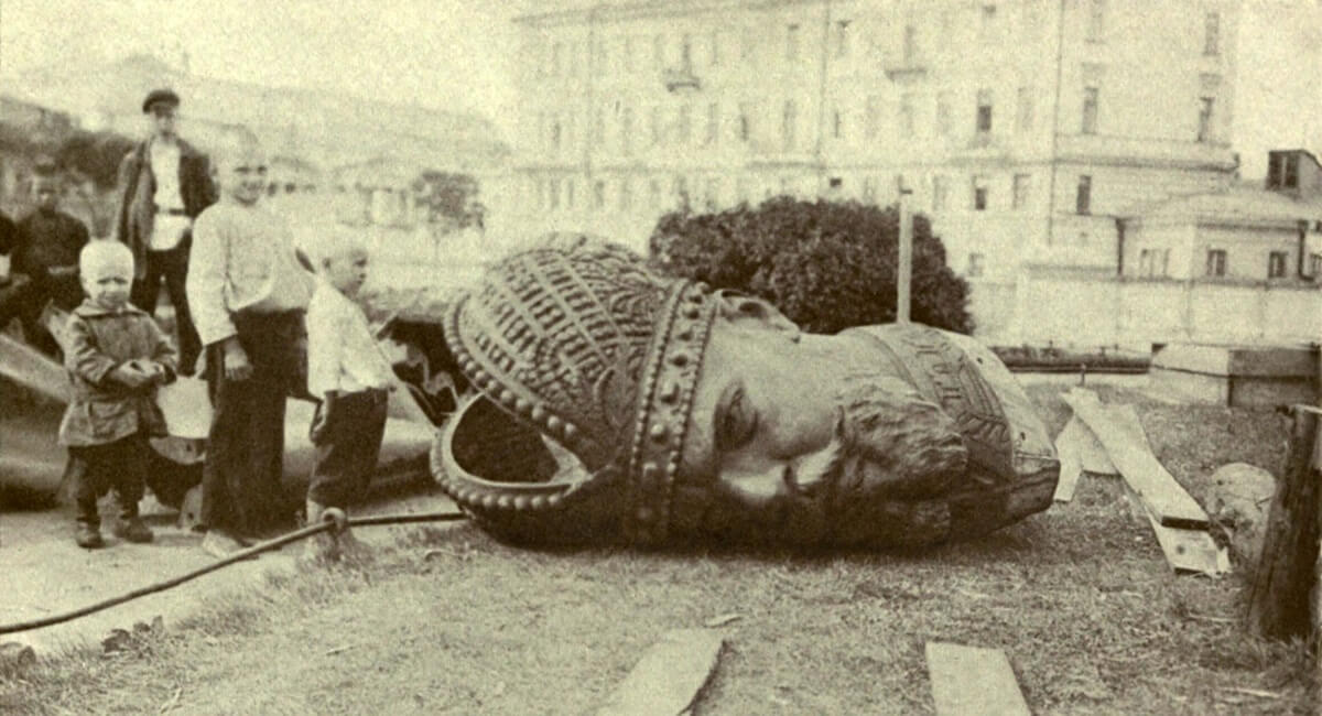 Jonah in the Heart of Nineveh: Bolsheviks, Masons, and Russian Revolution