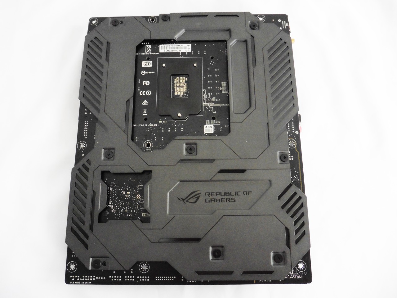 Unboxing & Review: ASUS ROG Maximus VIII Formula