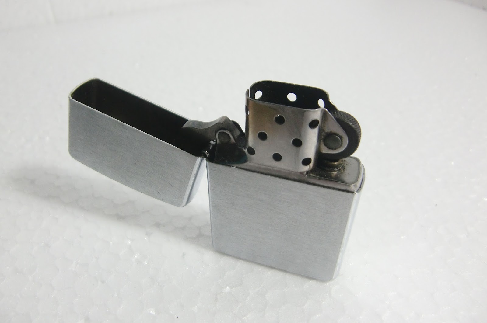 CILEGON ANTIK: Korek Api ZIPPO Made In USA