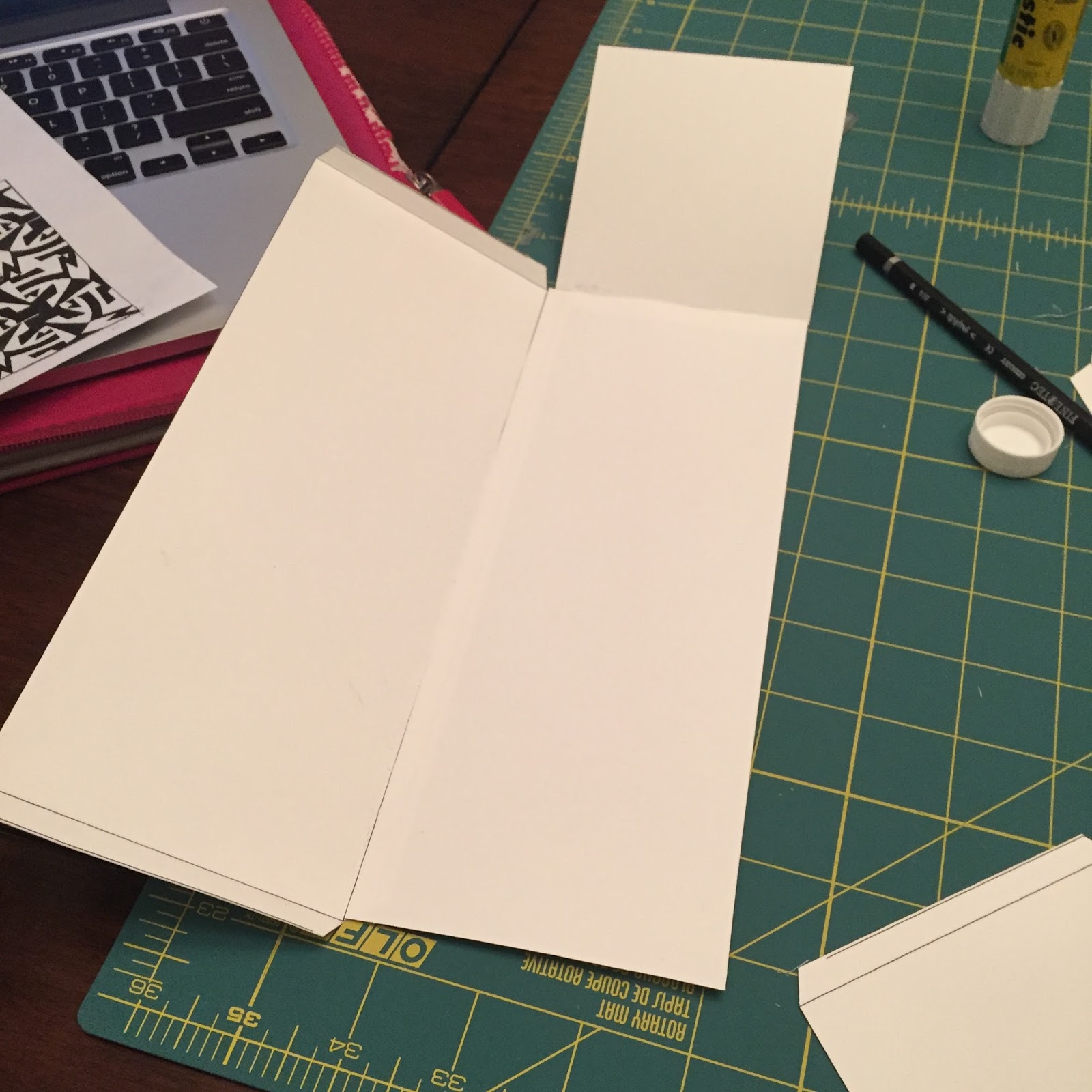 Objects in the Third Dimension: Papercraft Toolbox Prototype