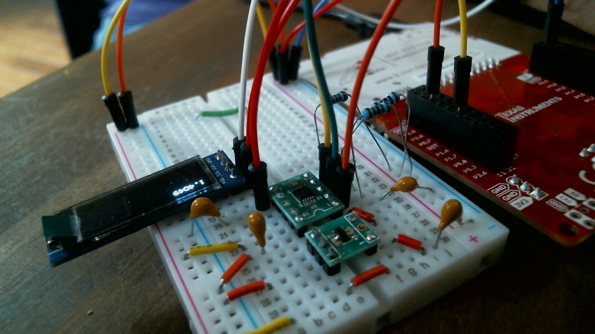 MSP432 MAX5144 via SPI