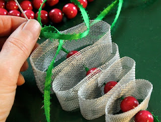 Ashbee Design: DIY Christmas Ornament #4 • Loop Tree