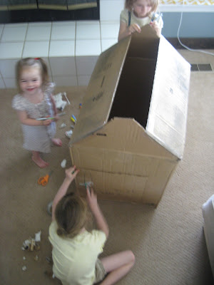 my kids eat off the floor: Classic childhood: cardboard boxes