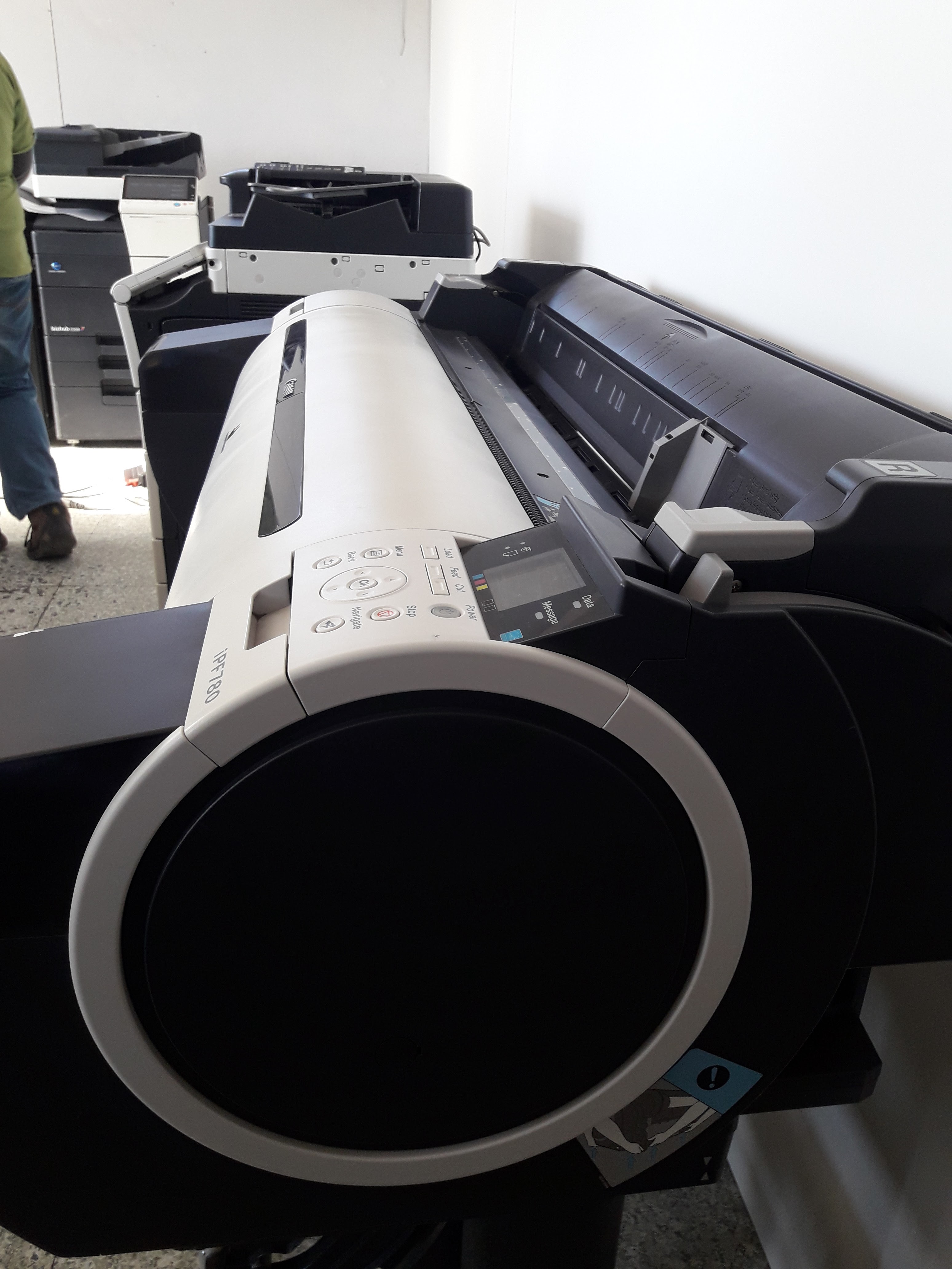 Print and copy center