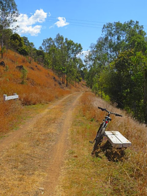 The Travelling Lindfields: Cycling the Brisbane Valley Rail Trail - How ...