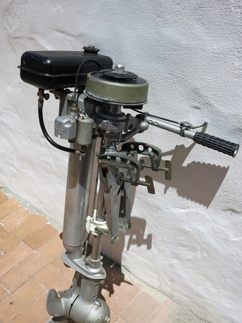 CKD Boats - Roy Mc Bride: British Seagull engine servicing in South Africa