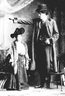 LE CHEMIN AU-DELÀ: LE GÉANT BEAUPRÉ