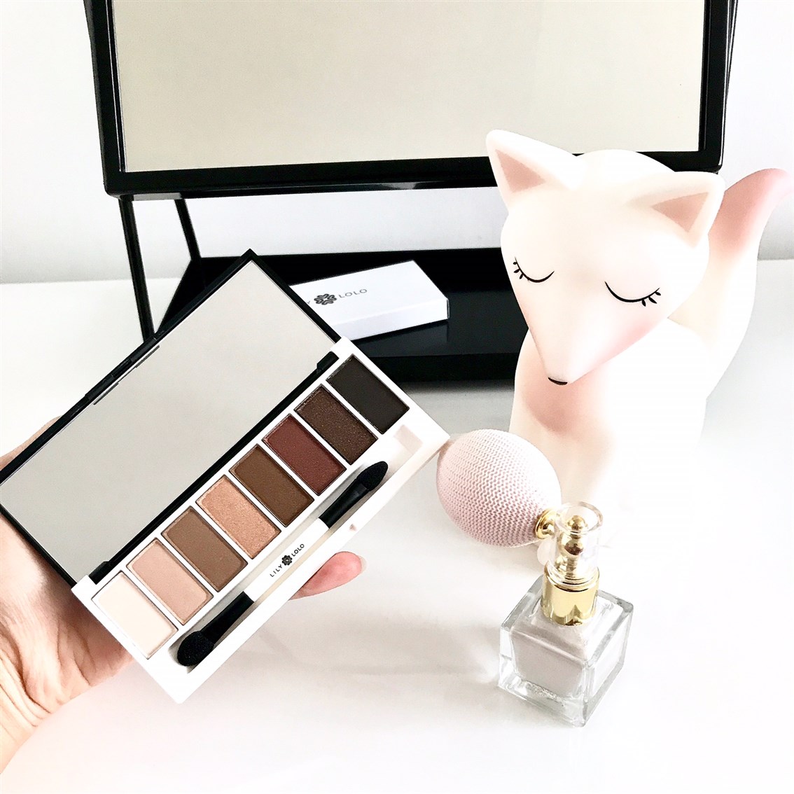 Lily Lolo Pure Indulgence paletka prasowanych mineralnych cieni do ...