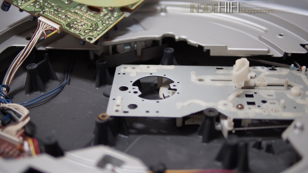 Inside Hi-Fi: Technics SL-QX200 (SL-QX200-SEi)