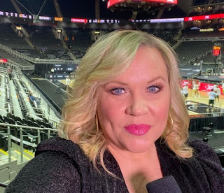 What is Holly Rowe's Net Worth? Her Bio, Salary, Married, Spouse ...