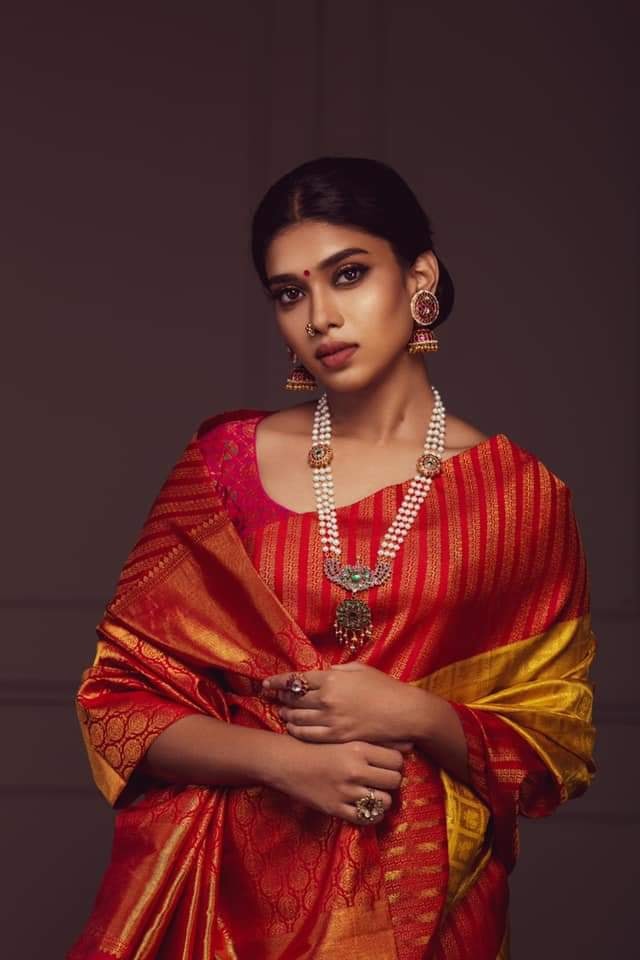 Actress Dushara latest photos images stills - MoviesCluster