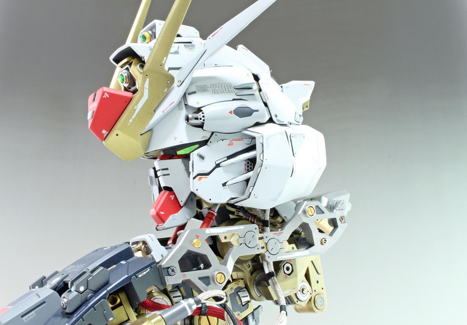 Custom Build: 1/35 Strike Freedom Gundam head display