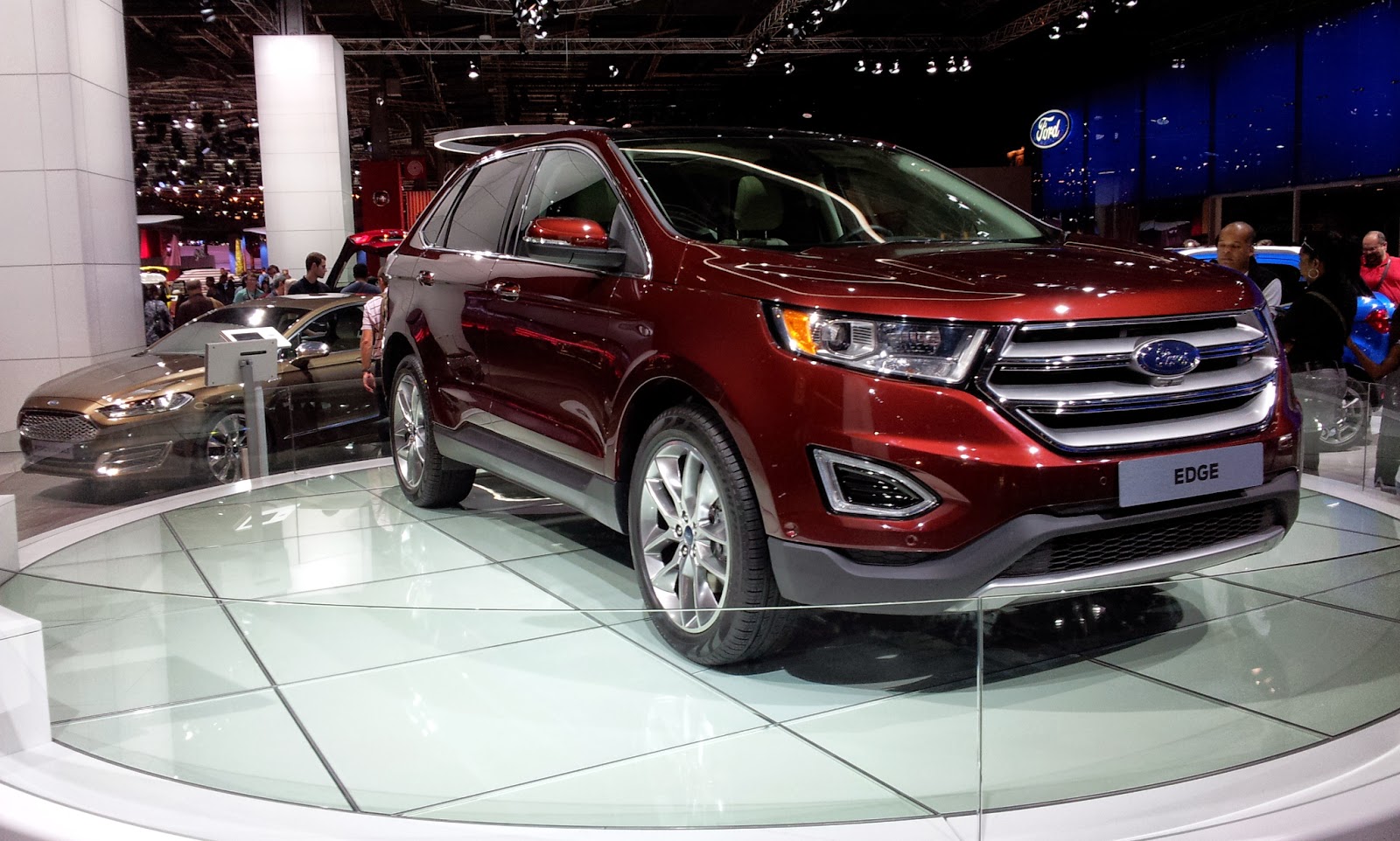 [update videos]Ford Edge a caminho | Quatro rodas e um volante!